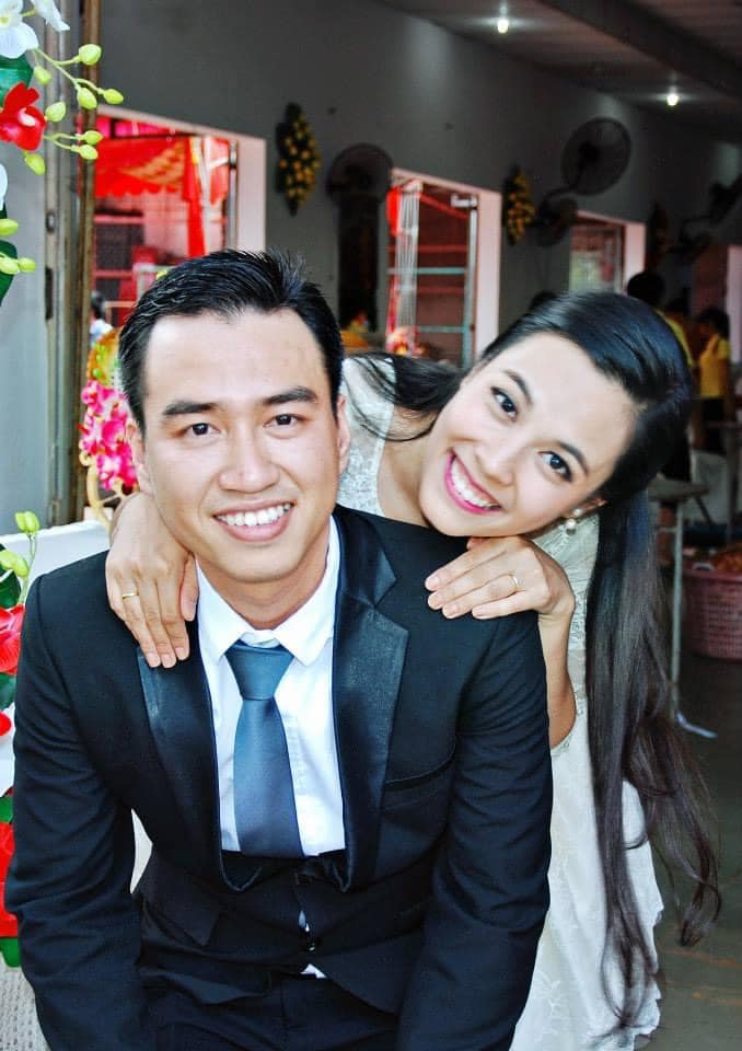 Toàn bộ khung cảnh đám cưới của Ngọc Mai và chồng cũ, trước khi về ở chung với Quốc Nghiệp ...